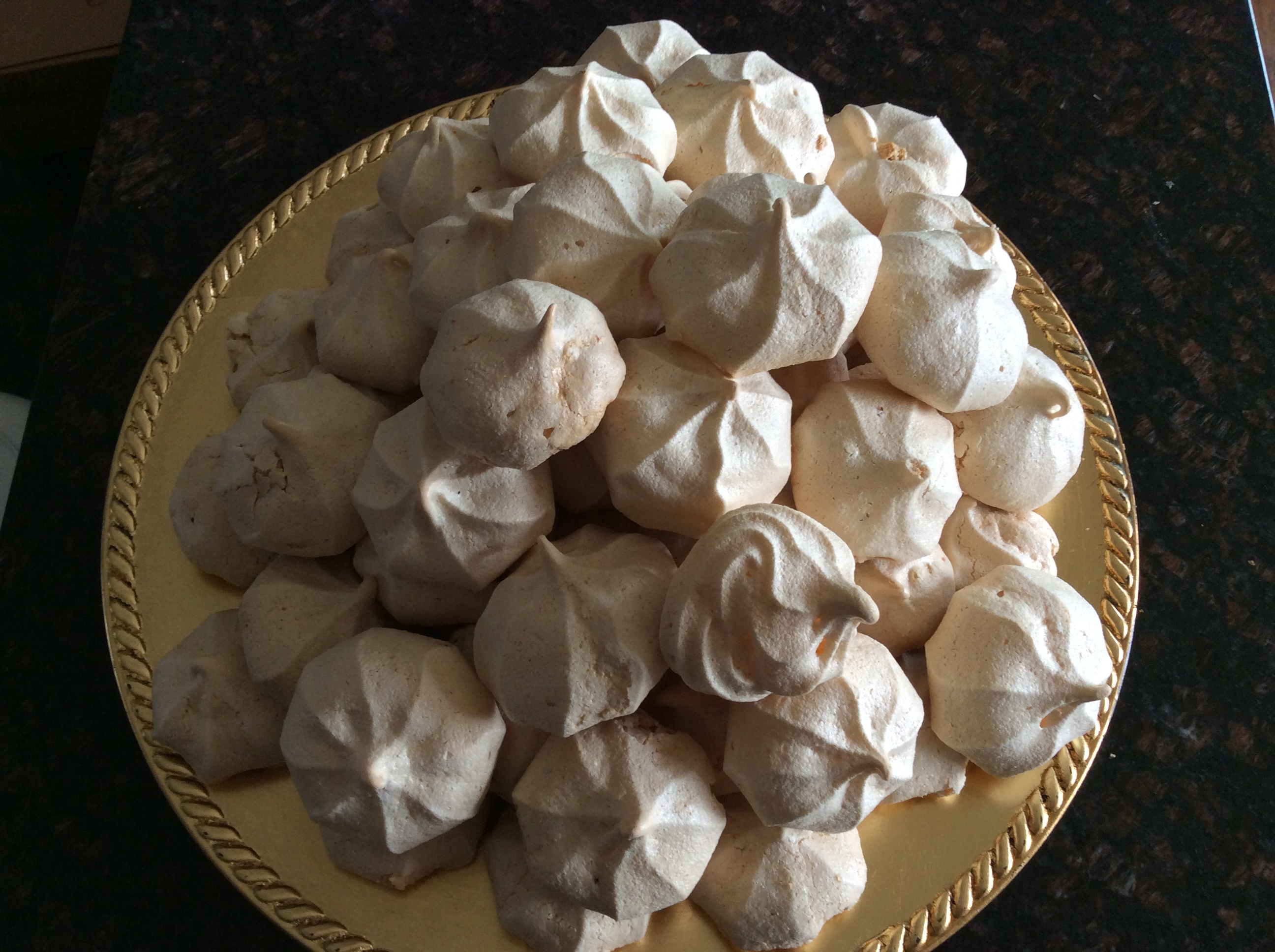 ITALIAN MERINGUES: what a cloud should taste like if we could give it a ...