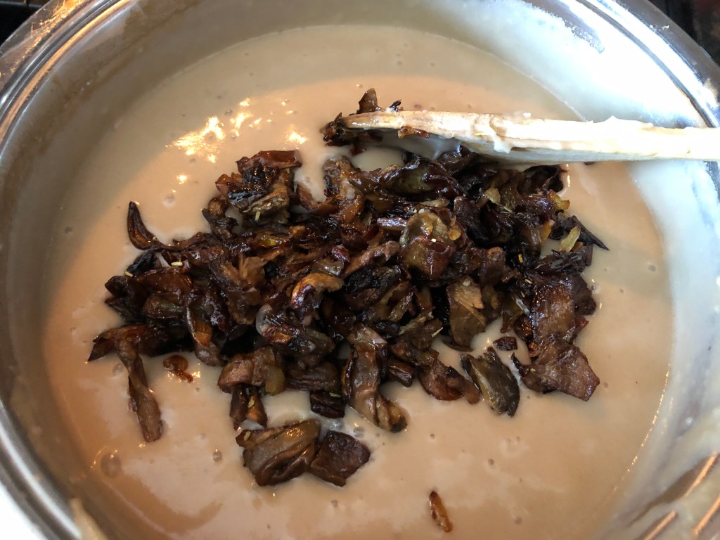 Velvety dried porcini soup: bring the forest scent in your dining room ...